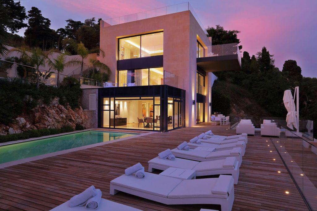 7 Reasons To Build Your Own Vacation Home - JA Architecture